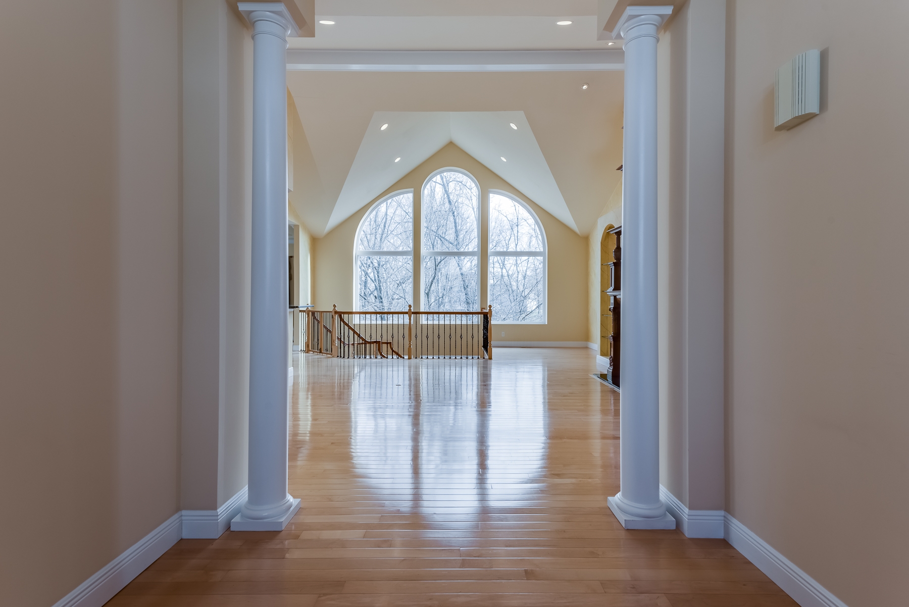 2742 Wynncrest Manor, Chesterfield New Listing! - ST LOUIS STYLE