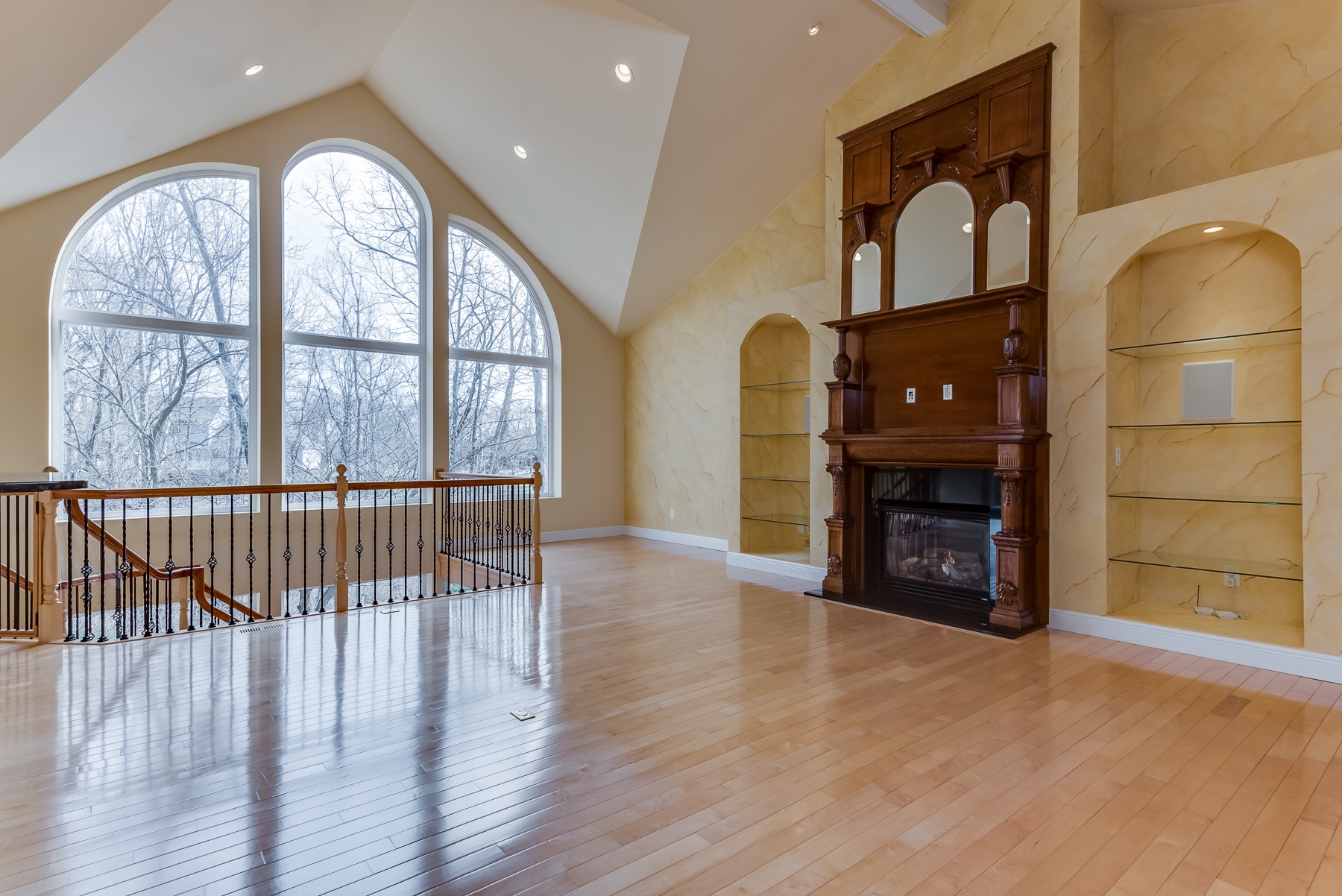 2742 Wynncrest Manor, Chesterfield New Listing! - ST LOUIS STYLE