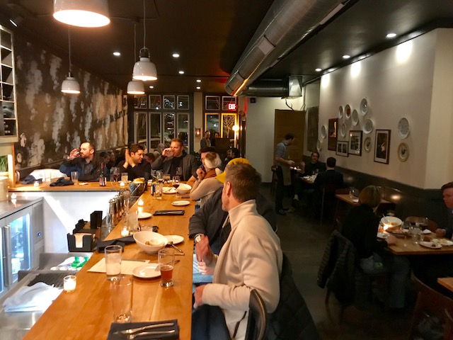 Louie's is Open | Restaurant in Demun, Clayton - ST LOUIS STYLE