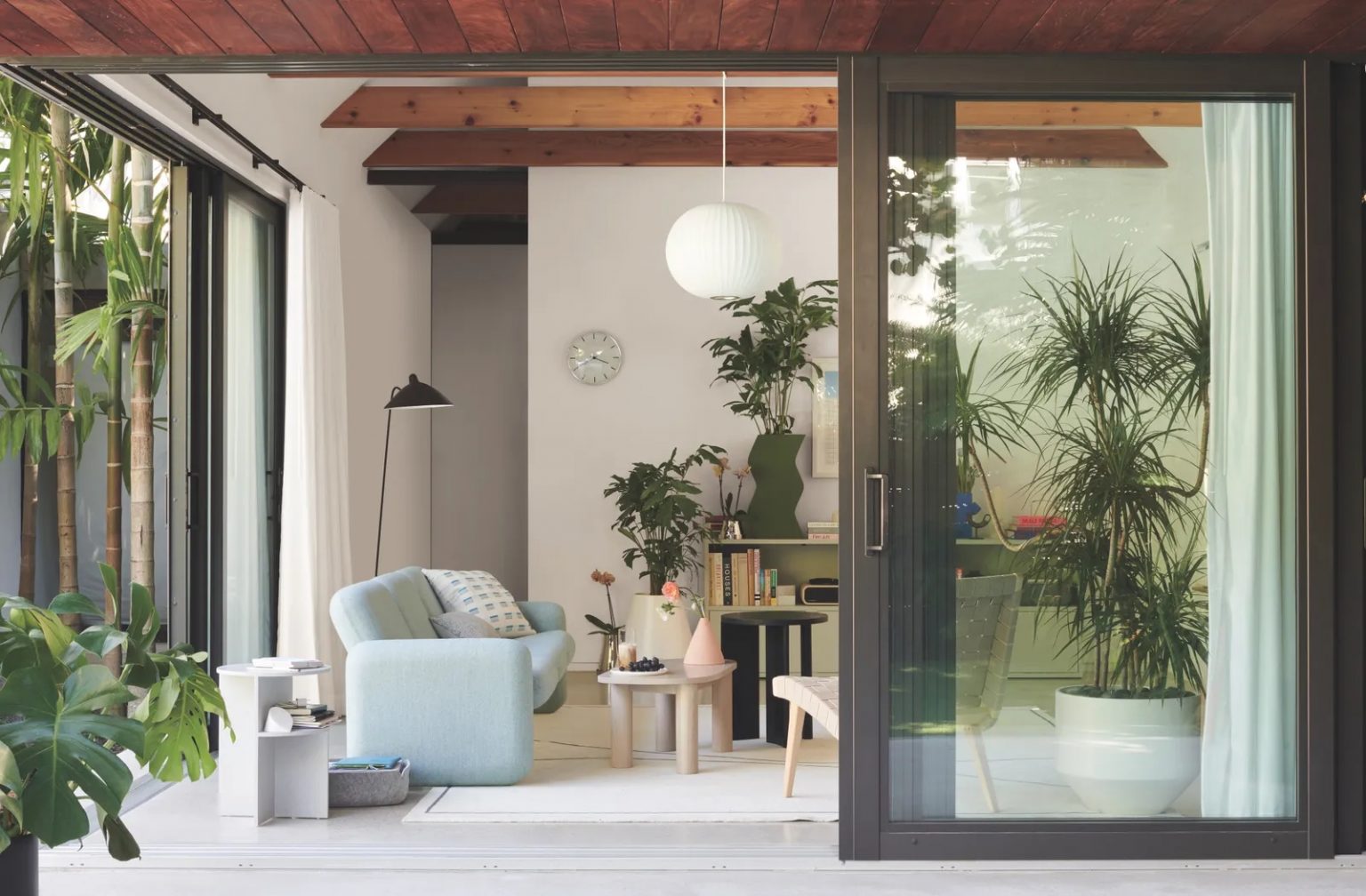 The 9 Most Iconic Sofas You Need To know About