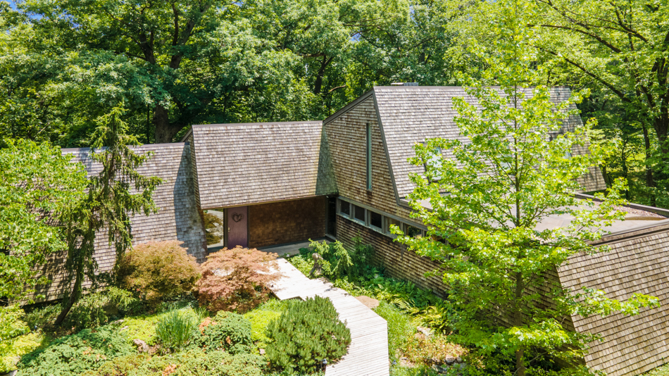 Remarkable Contemporary Home Nestled on 3.65 Wooded Acres | 2020 South ...