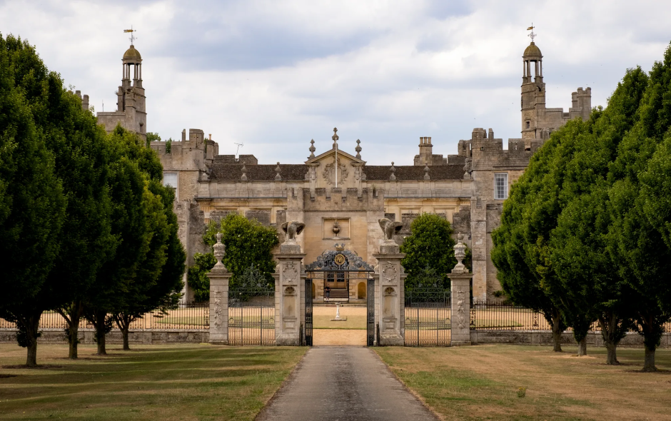 Exploring the Enchanting 127-Room Manor Featured in Saltburn
