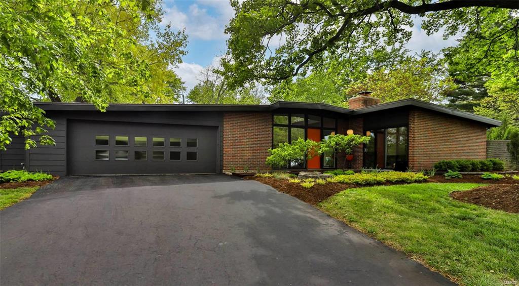 MCM Ranch in Barrett Brae Neighborhood | 737 Cheviot Court